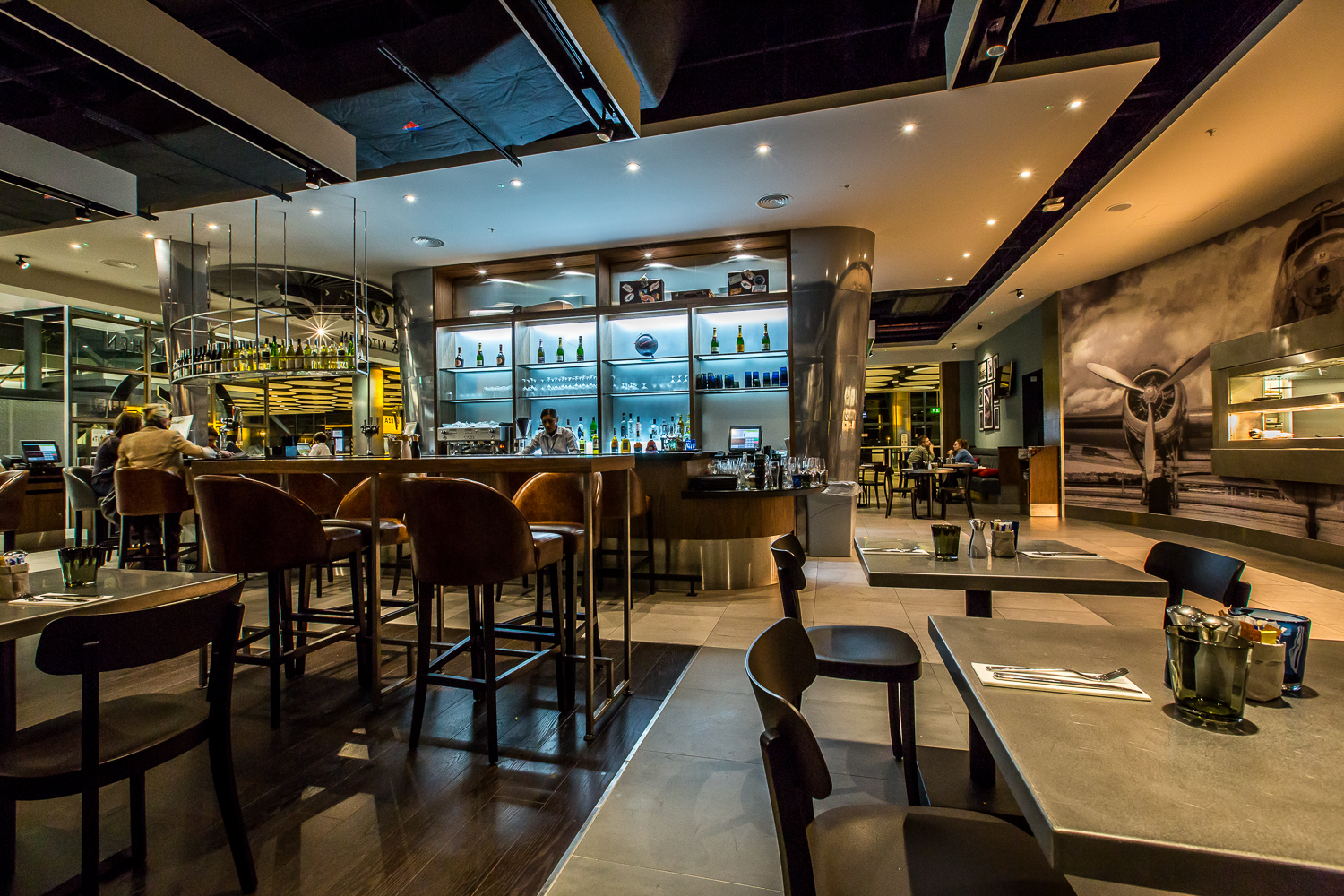 RF0456: Pilots Bar & Kitchen > Modular length (inch)