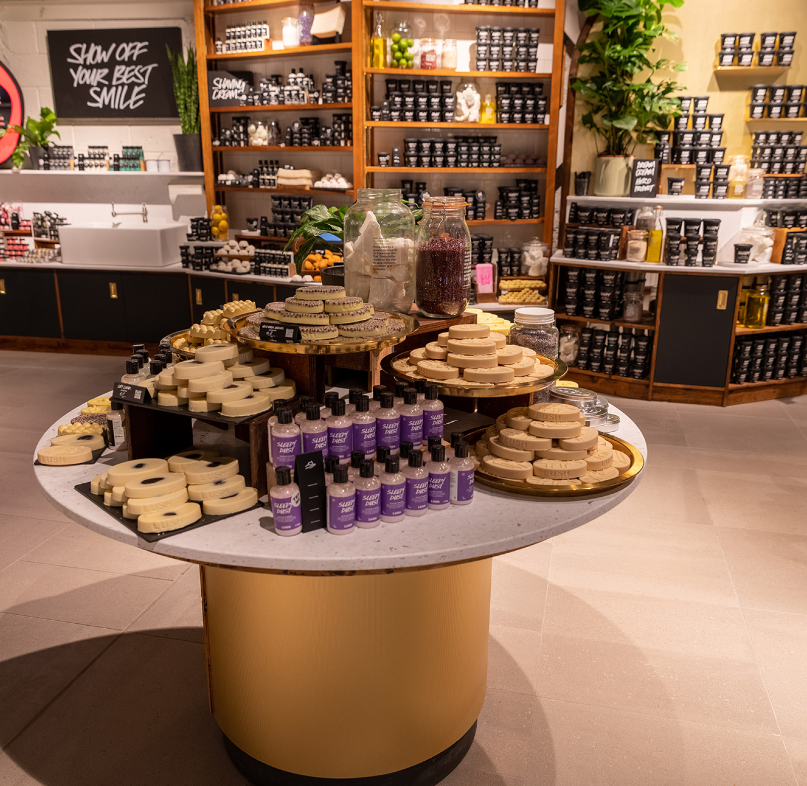 RF0882: Lush Oxford Street Store > View tile series
