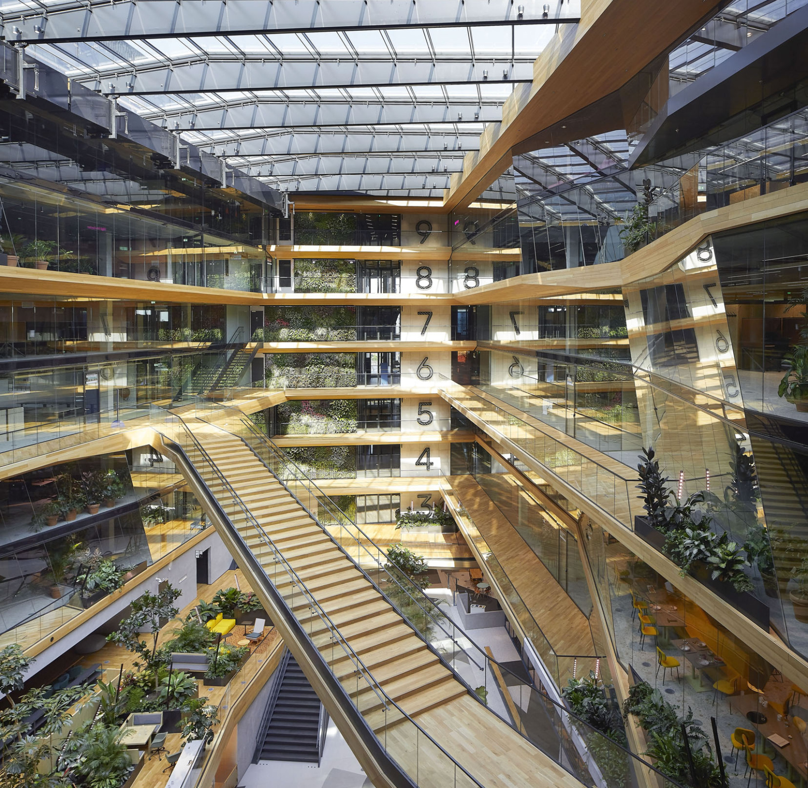 RF0933: Booking.com headquarters > Modular length (inch)