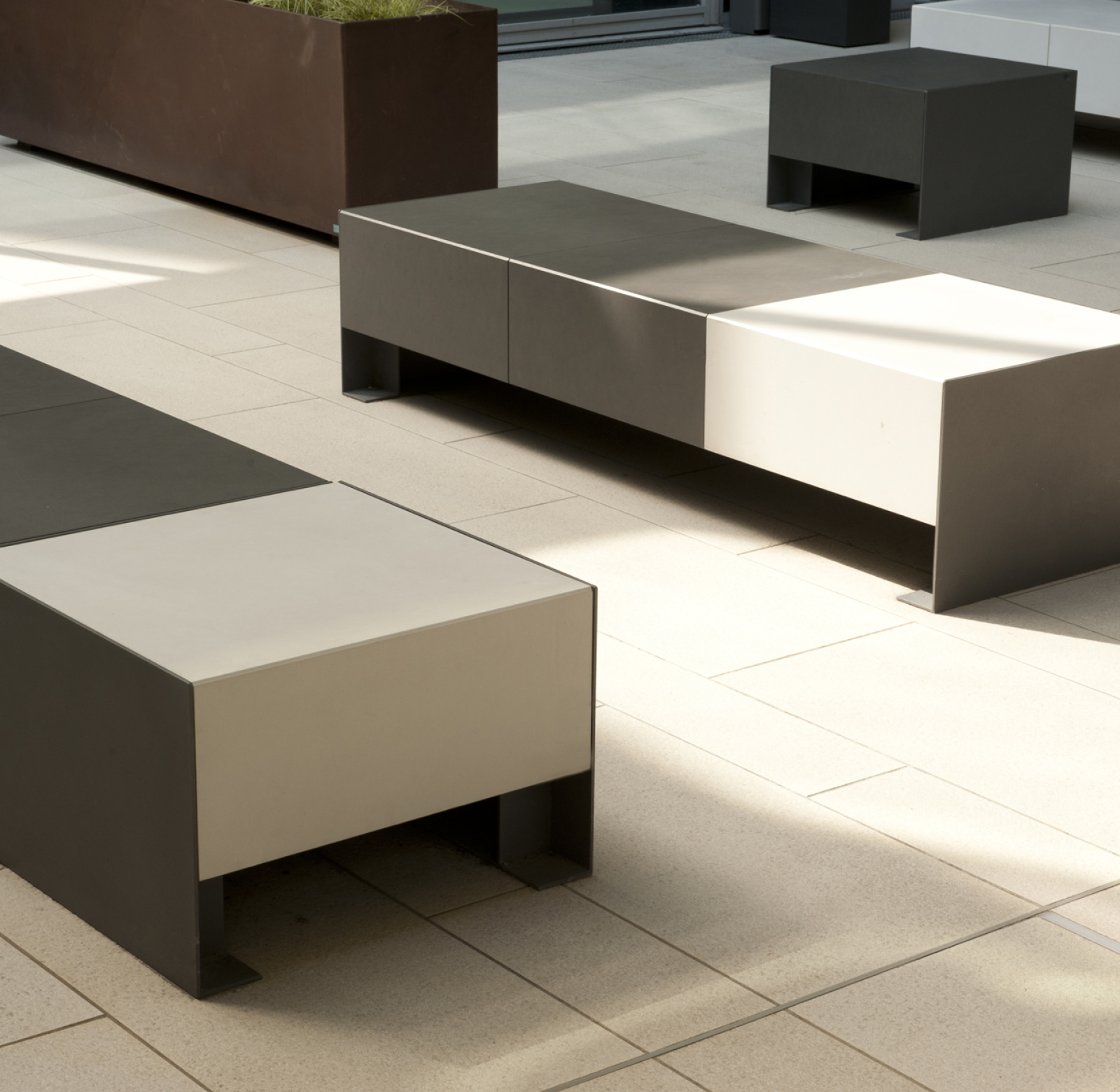 RF0574: Défense plaza > Modular length (inch)