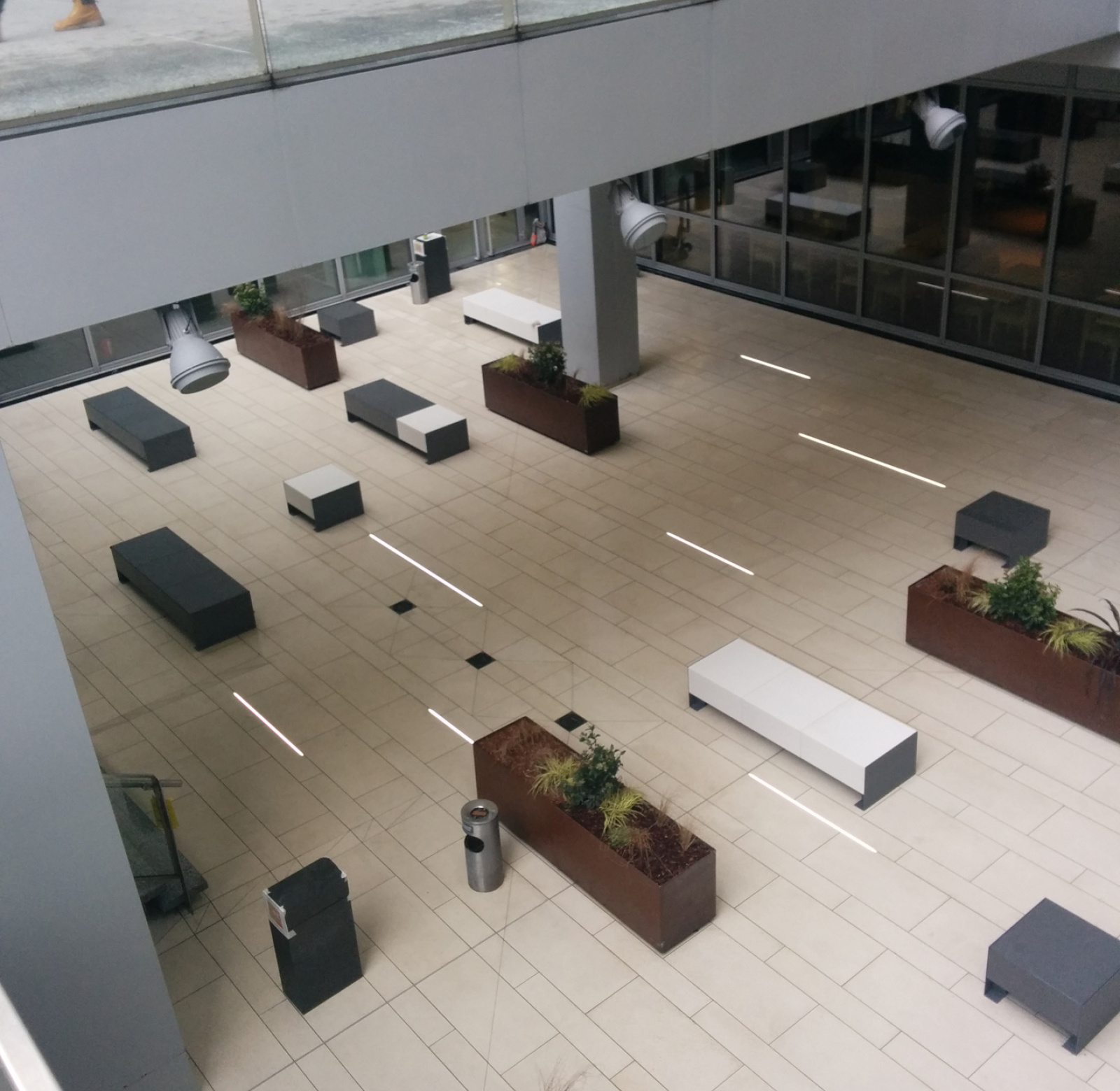 RF0574: Défense plaza > Modular length (inch)