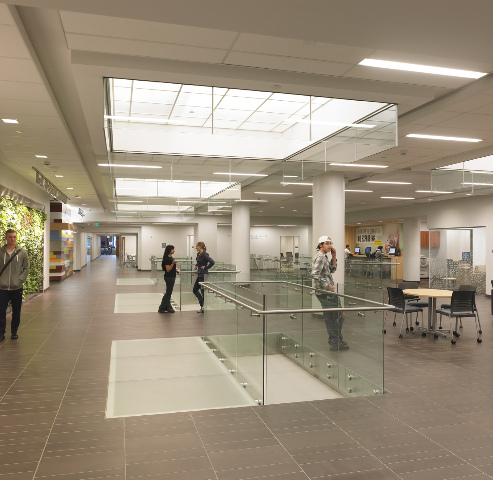 RF0566: Canisius College Science Hall > Modular length (inch)