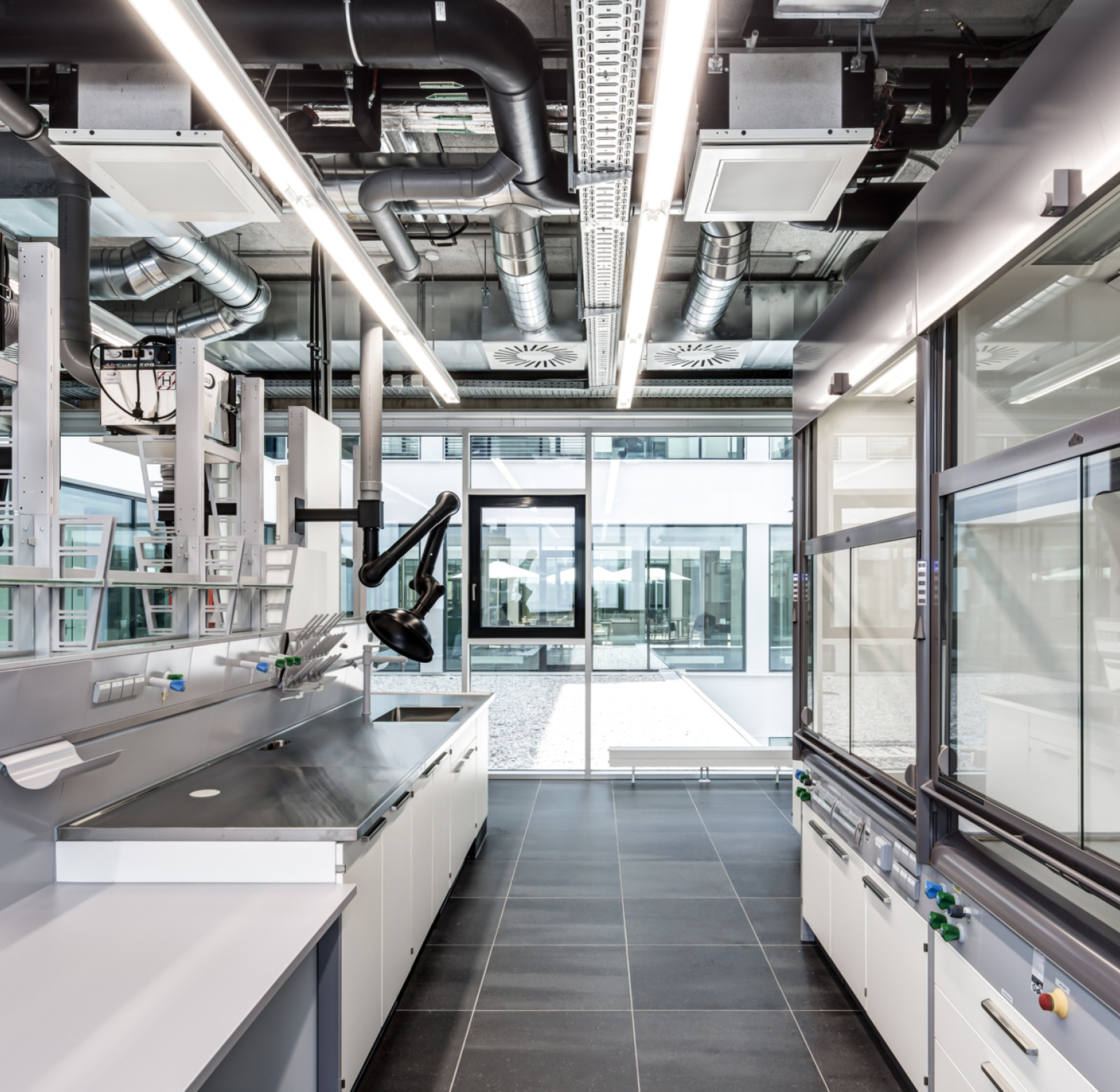 RF0689: Wolfram Laboreinrichtung > View tile series