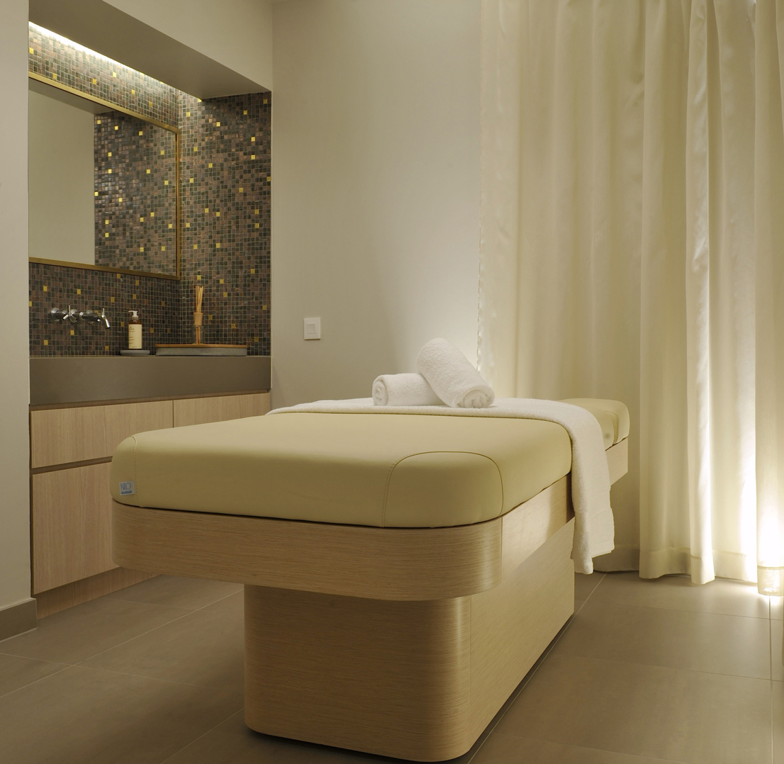 RF0676: Le Tsuba Hotel > Modular length (inch)