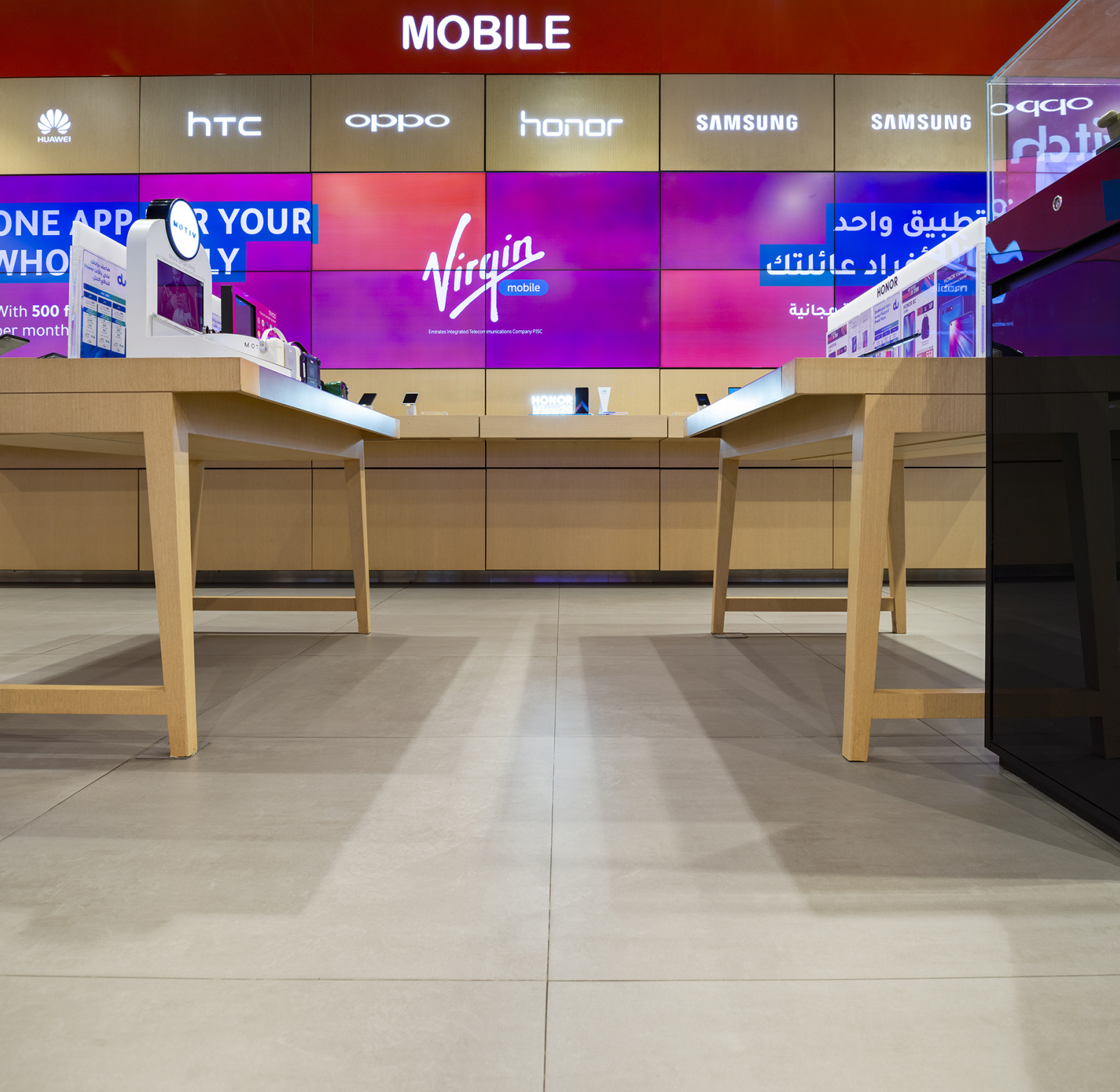 RF0816: Axiom Telecom Store Dubai Mall > Modular length (inch)