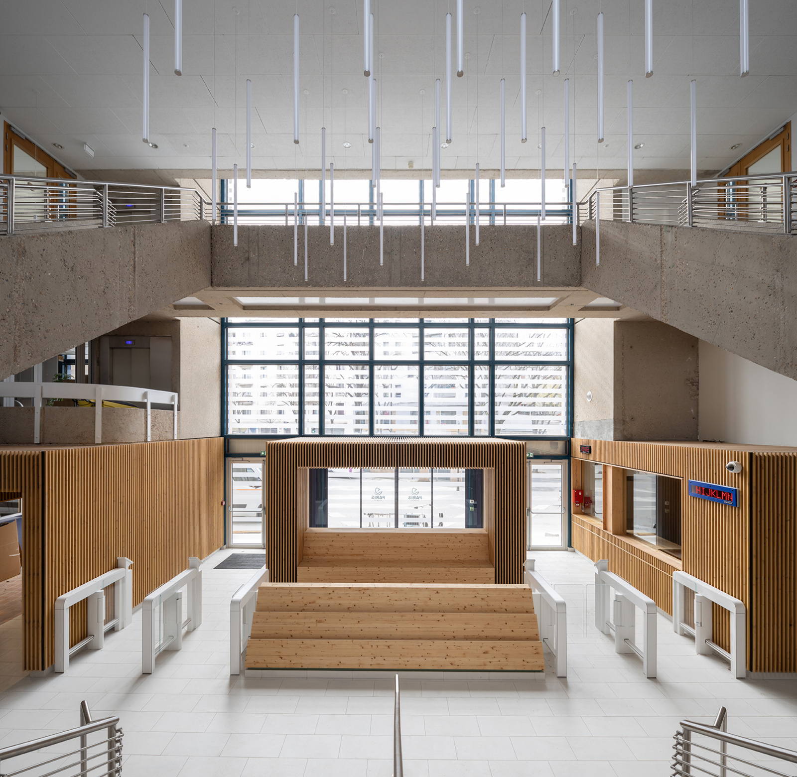 RF0945: Piscine Georges Vallerey > Modular length (inch)